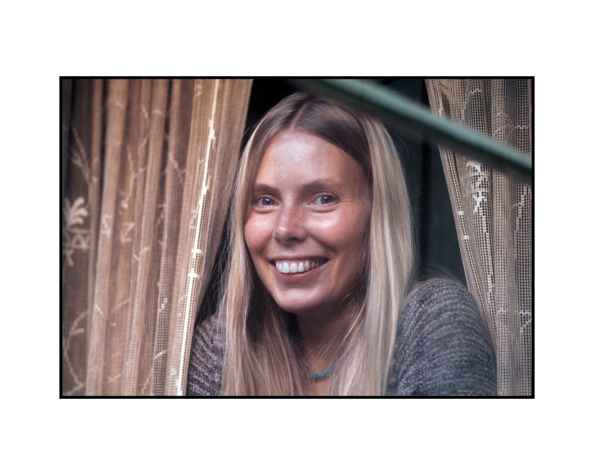 Joni Mitchell, Laurel Canyon, 1970 – Henry Diltz Photography